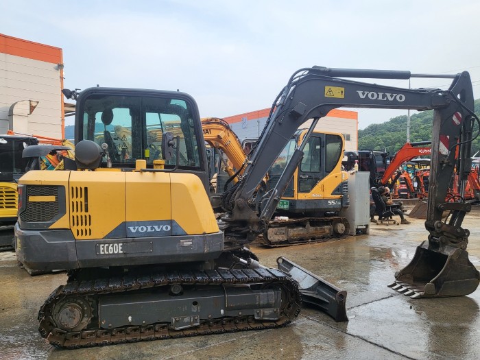 볼보 EC60E 2017년 6000시간 스윙붐 매매합니다