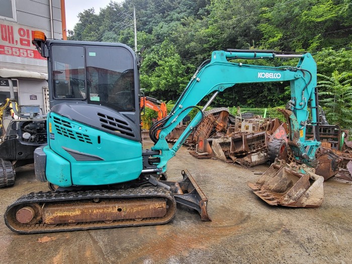 코벨코 중고 굴삭기 SK35 캐빈형 2017년식 코끼리집게 3600시간