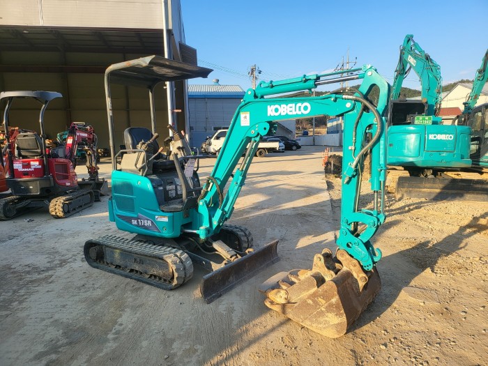 코벨코 SK17 2015년 4400시간 바가지3종 정비완료 매매