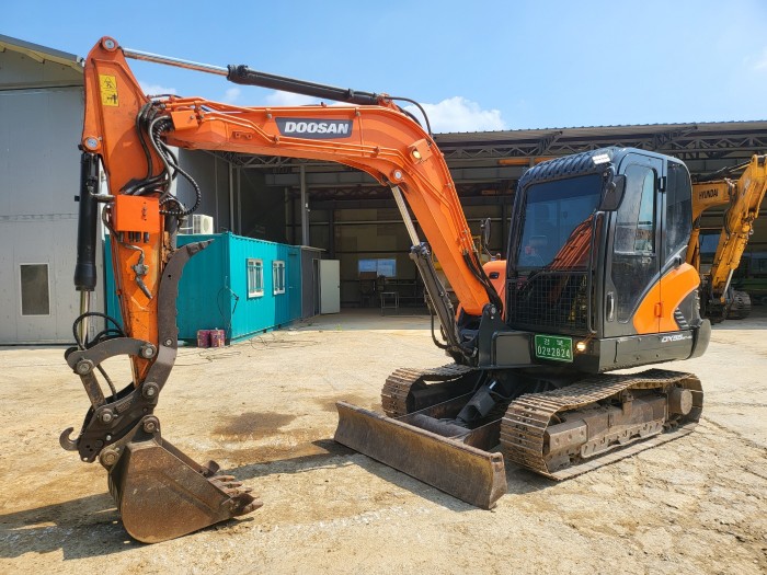 두산 DX55MT 2018년 8400H 코집 회전라인 02 굴삭기매매