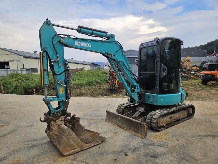 코벨코 035급 캐빈형 미니굴삭기 SK35 2018년 5300시간 코집 구성 매매